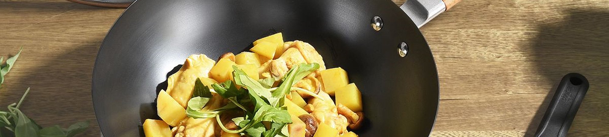 The 3 Best Deep Frying Pans with a Lid - Tales from the Chef