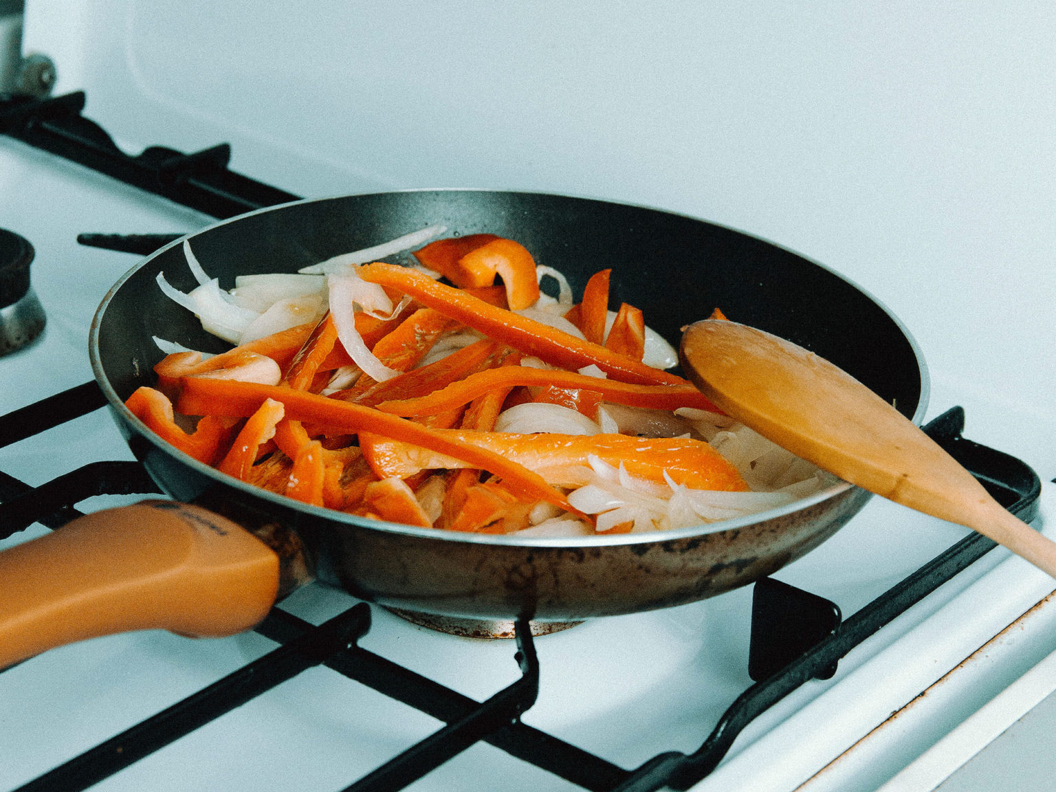 All you need to know: PFOA and PTFE Free Non Stick Pans - Tales from the Chef